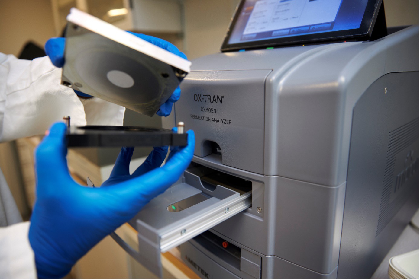 High-performance barrier coatings for packaging with bio-based ...